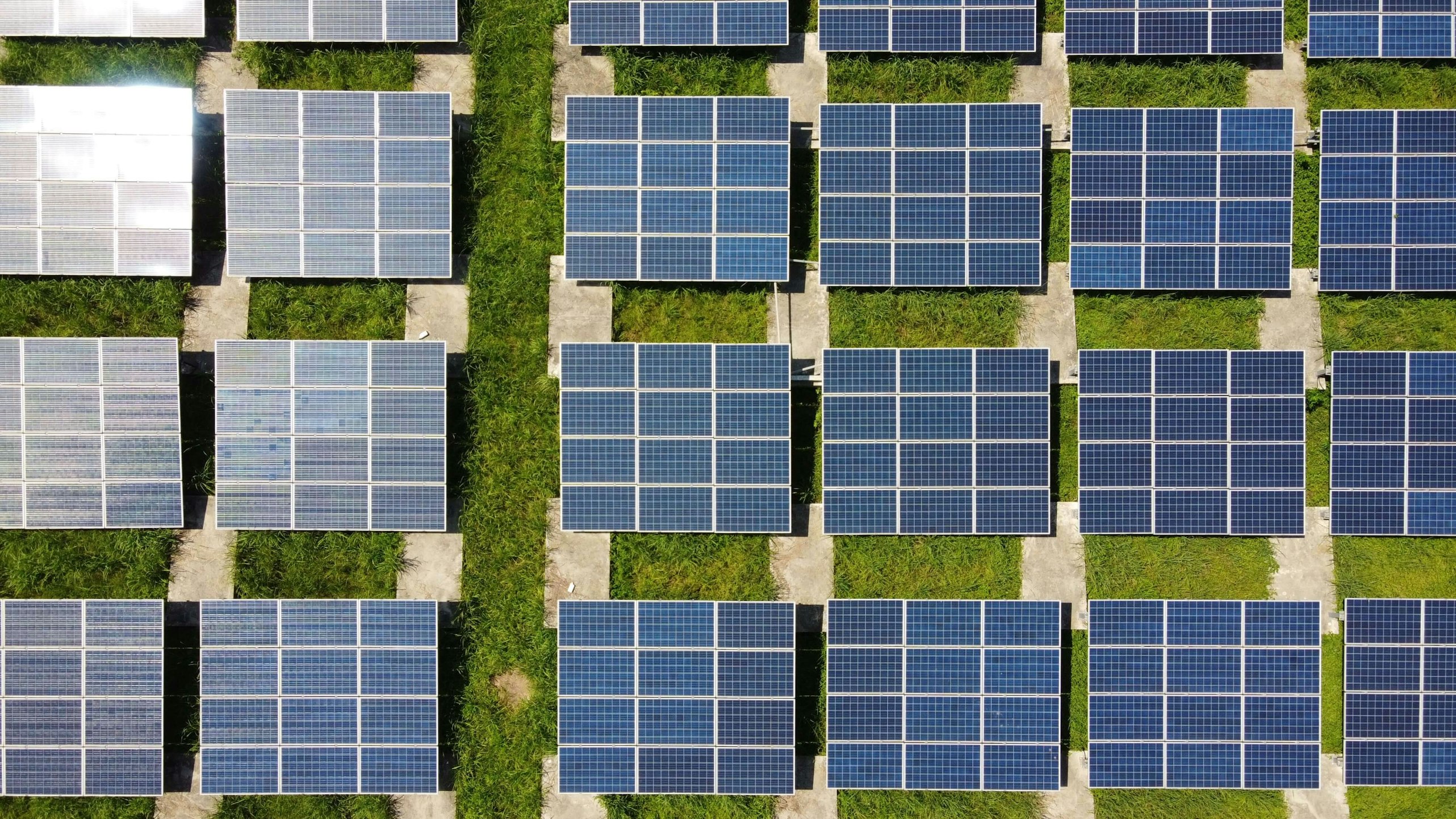 Solar engineers: What do they do and how to become one — RatedPower