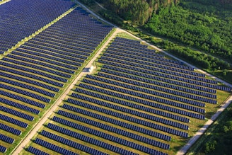 8 Benefits of Utility-Scale Solar Energy Projects — RatedPower