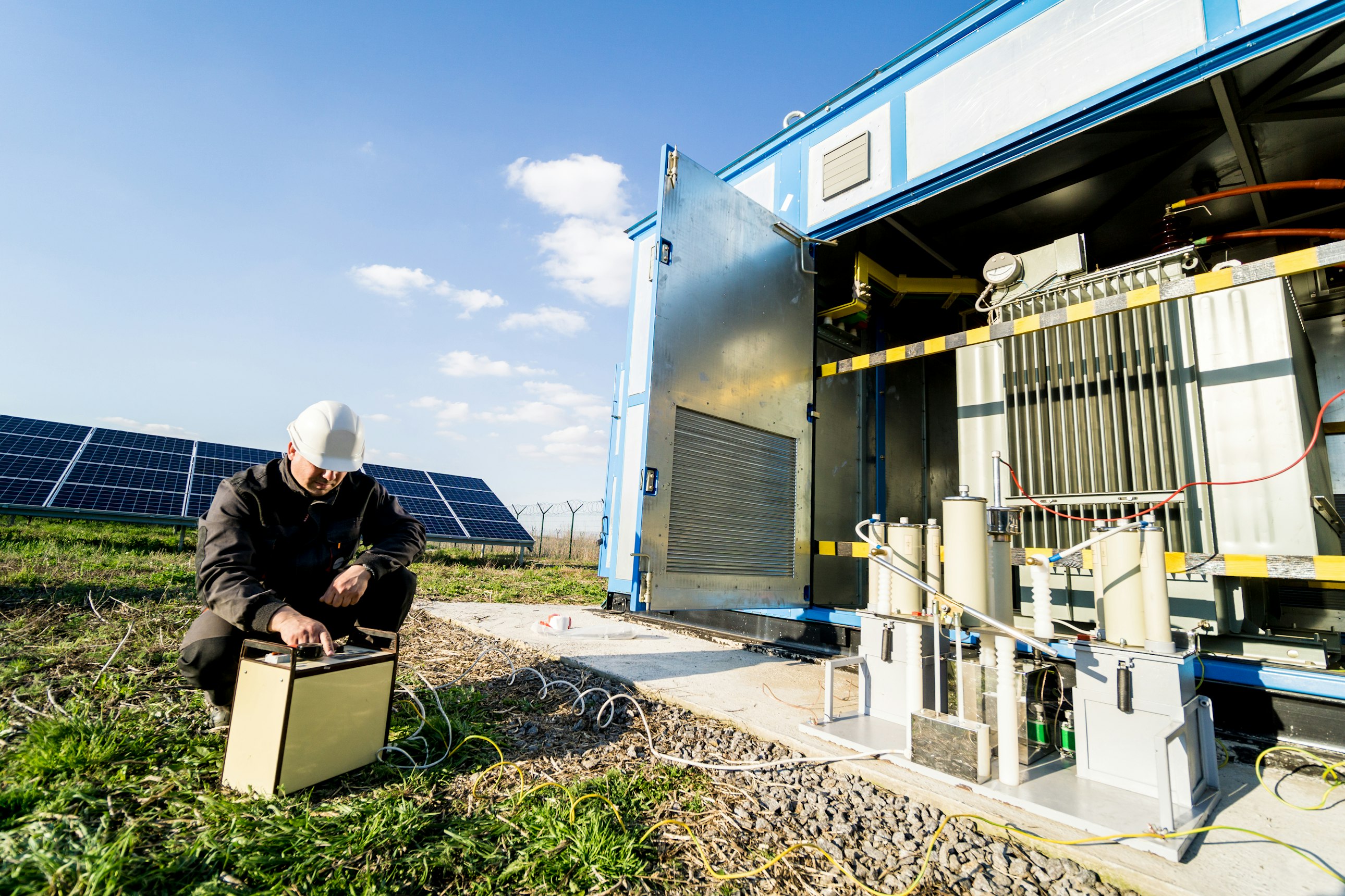 What are central and string solar inverters and how do they compare ...